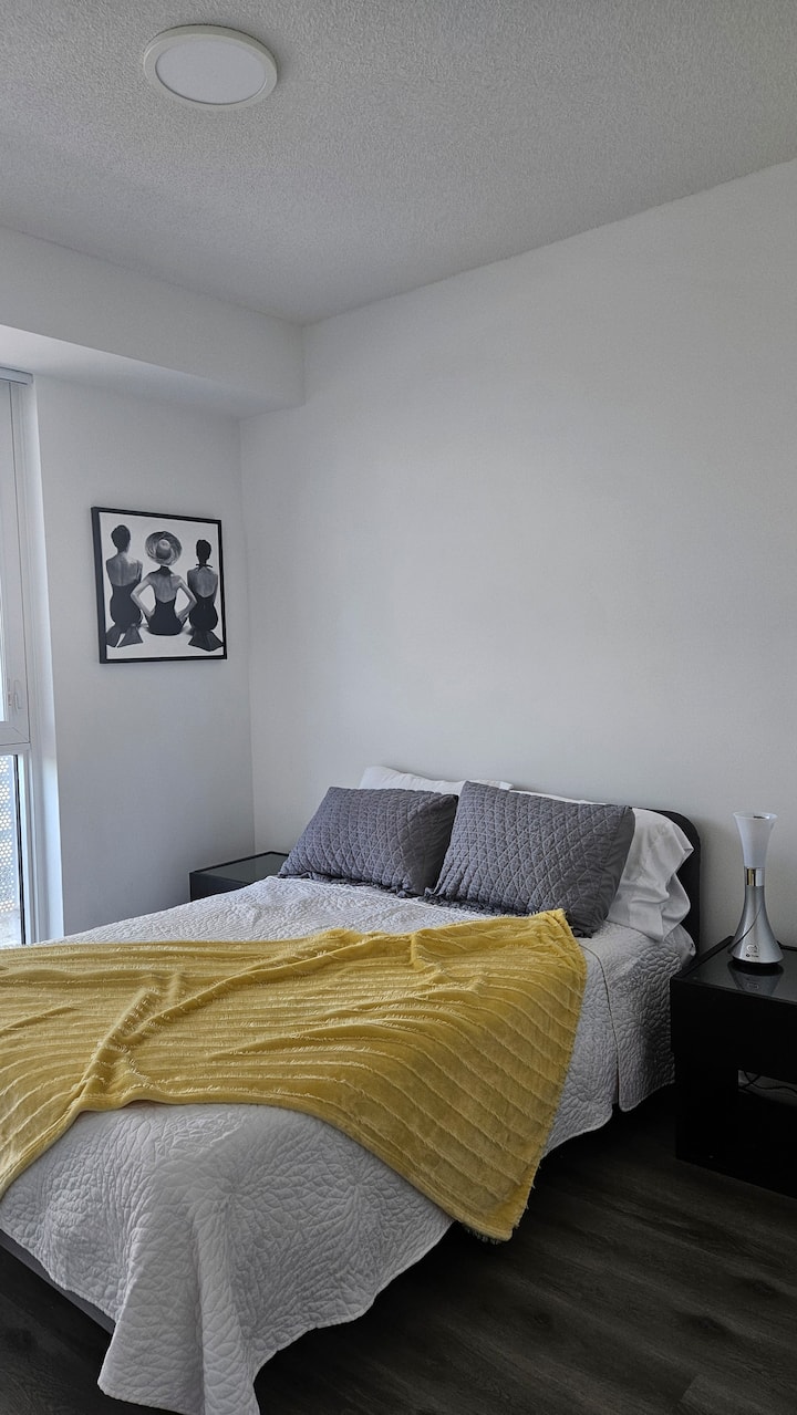 Stunning New Condo In Vaughan - Vaughan