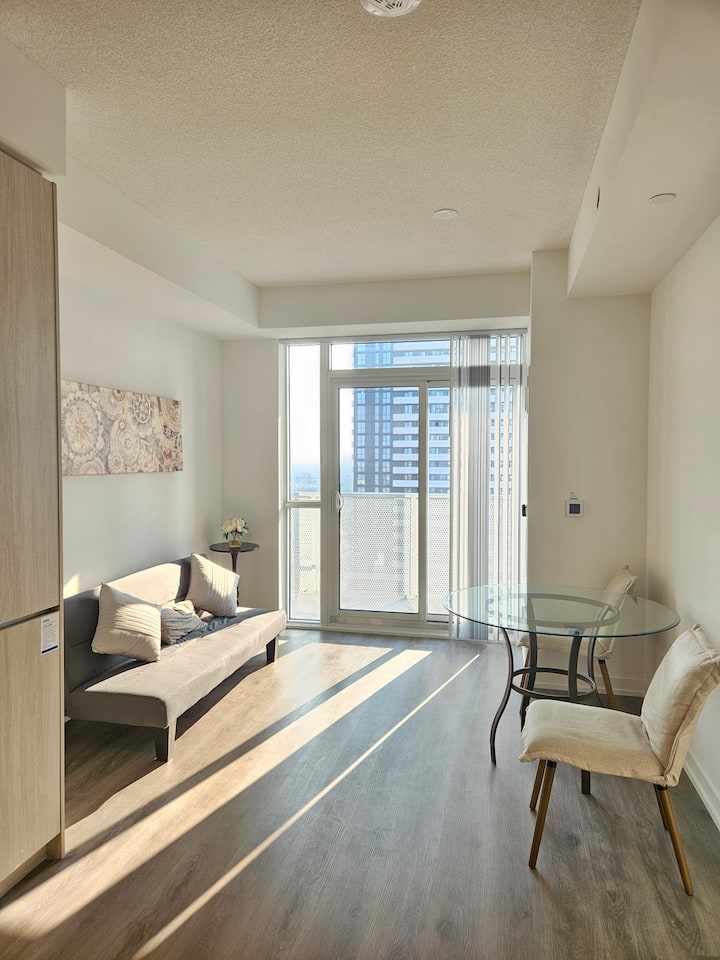 Stunning New Condo In Vaughan - Vaughan
