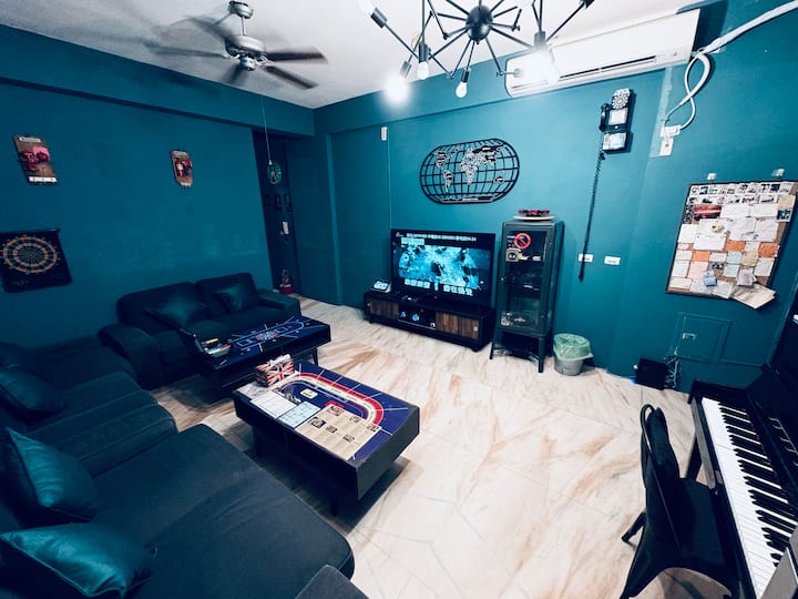 墾丁包棟民宿｜恆春古城四臥室12人包棟烤肉/唱歌/電動麻將/德州撲克/步行轉運站五分c - 恆春