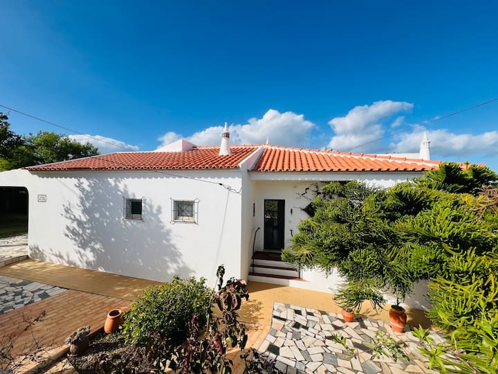 Charming Villa Escape With Pool - Faro
