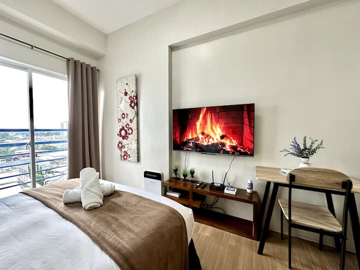 12f Cozy Studio Unit At The Loop Towers - Cagayan de Oro