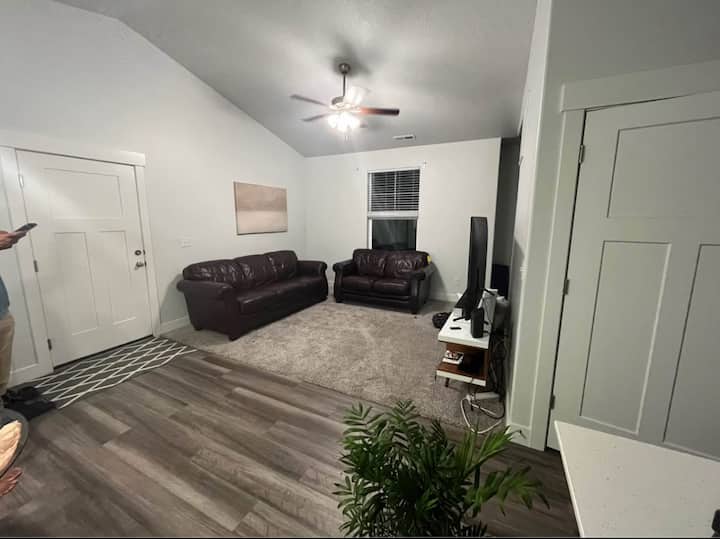 Lehi 3bd 2bath &Garage Condo! - Saratoga Springs, UT