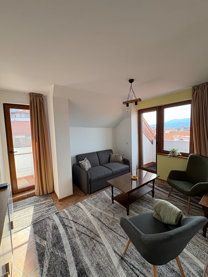 Newly Renovated Apartment With Mountain View - Bansko