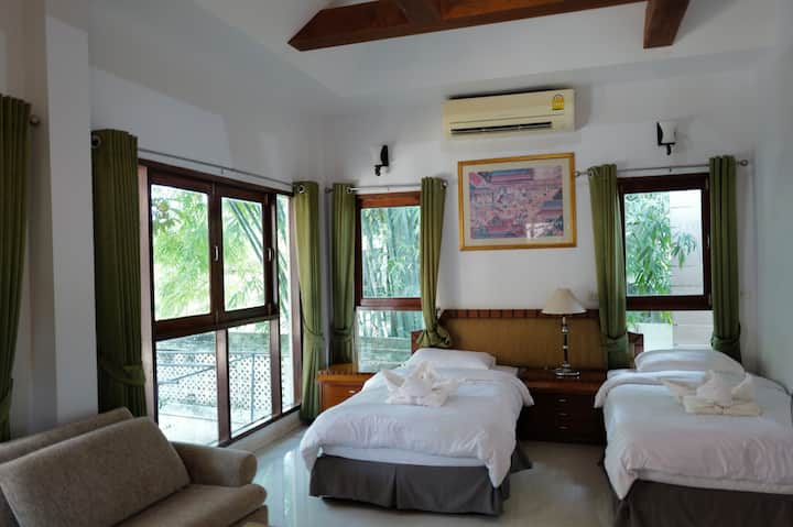 Canal Side View Villa In Damnoen Saduak Ratchaburi - Damnoen Saduak