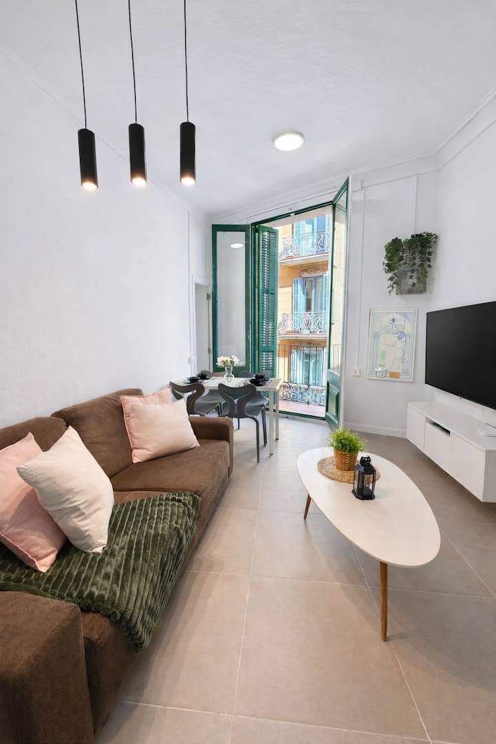 Bright Flat In Barcelona With Parking Option - Barcelona