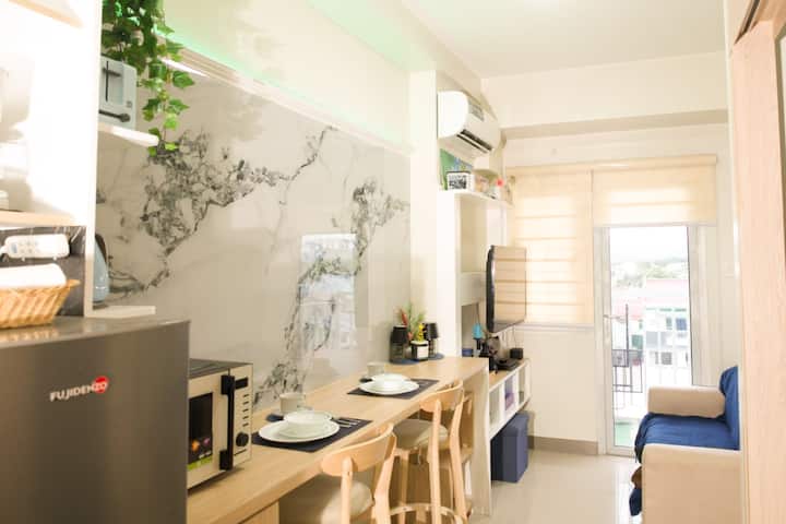 Be'er Shiva Staycation - Charm - Cainta