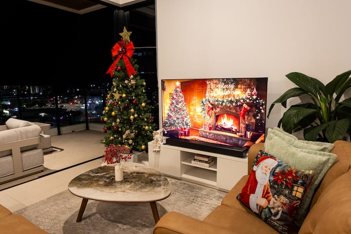 Maroochydore |Brand New Penthouse|2carparks - Maroochydore