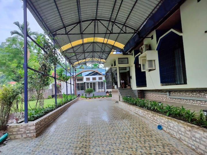 Renu's Hillside Homestay - 구와하티