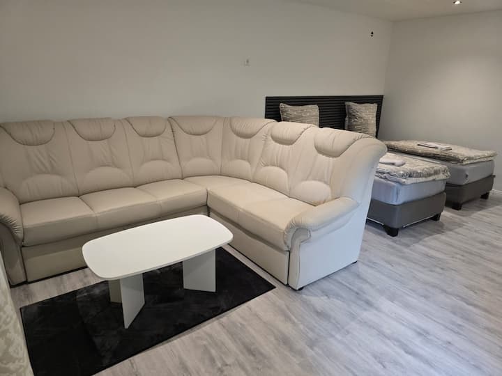 1-zimmer-woh. Souterrainwohnung - Mannheim