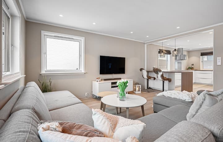 Stort Hus Med Hjemmekino Og Gym - Bergen