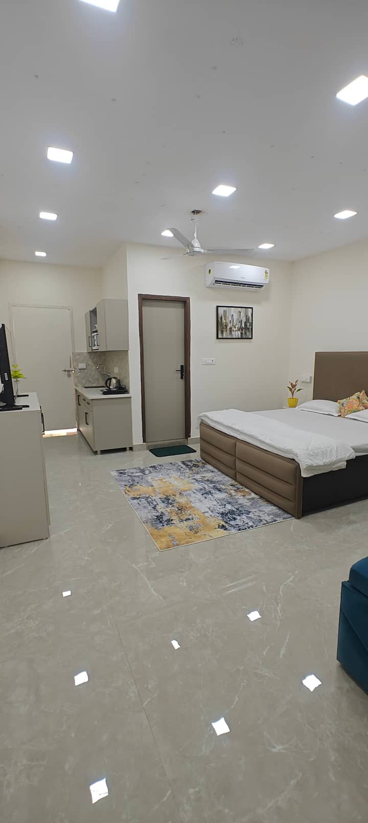 Urban Nest 1bhk Studio Apartment In South Delhi - Neu Delhi