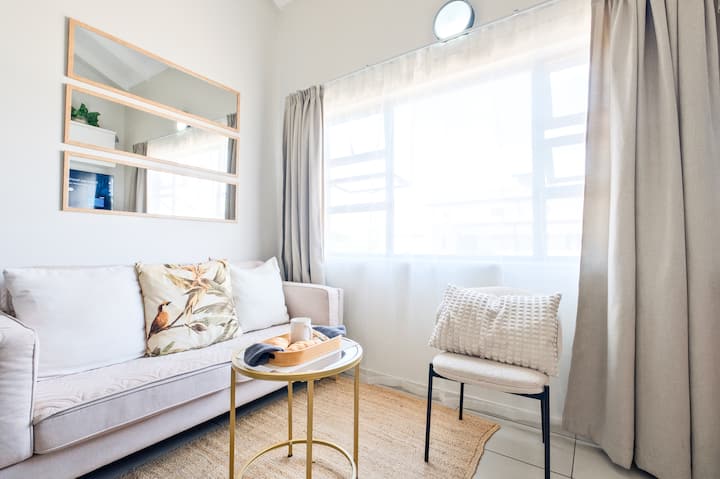 Softpod| Cosy| Stream & Work| Rest & Reset - Sandton