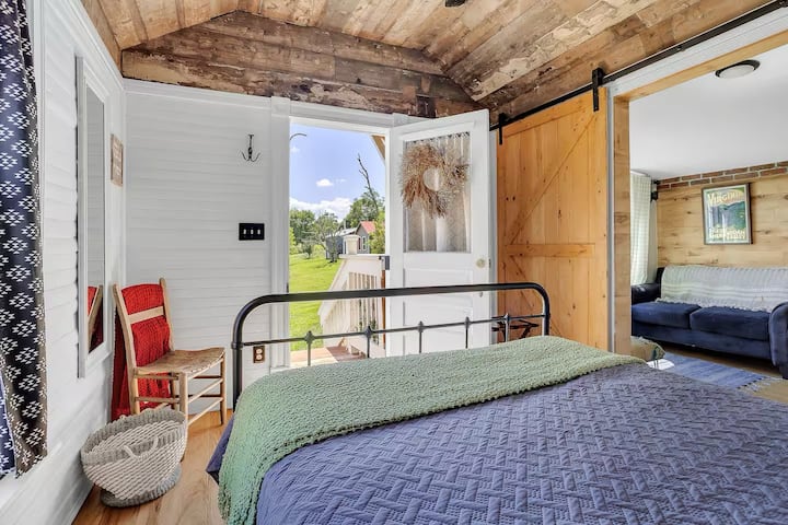 The Cabin At Roseland Fields - Virginia