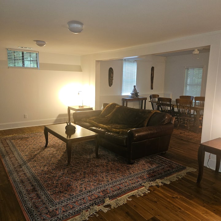 Peaceful Cabin Retreat - Riverdale, GA