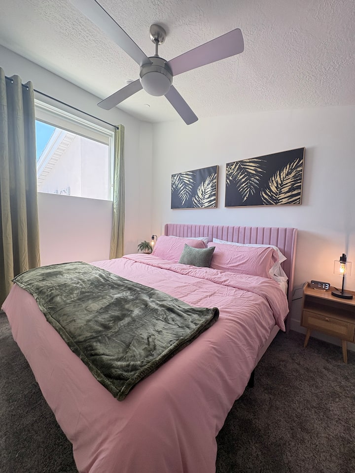 Salty Vice-new / King Bed Apt / Gym / W/d / Garage - Salt Lake City, UT