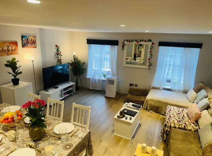 Lovely Elegant Paddington Apartment Near Hyde Park - Londen