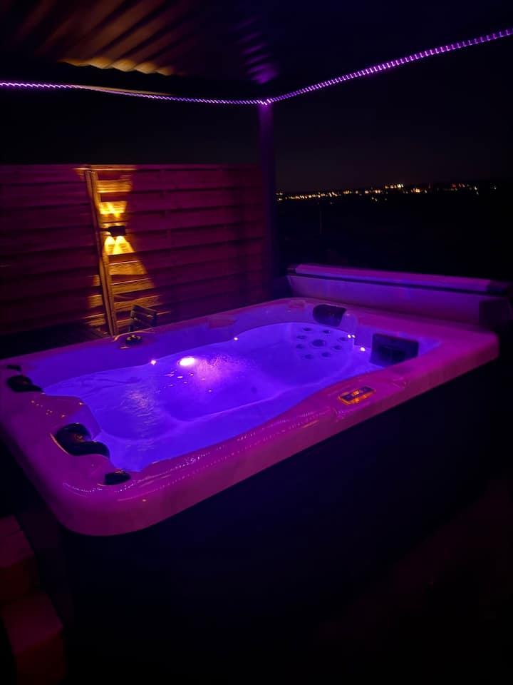 Vue Incroyable & Spa Privatif – Séjour D’exception - Roanne