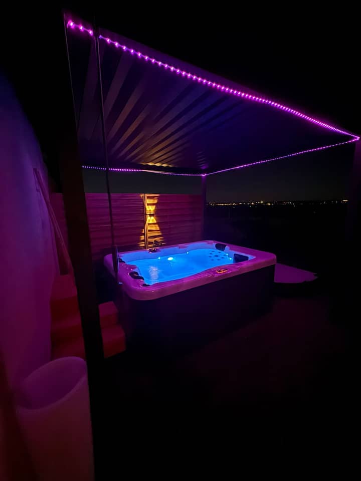 Vue Incroyable & Spa Privatif – Séjour D’exception - Roanne