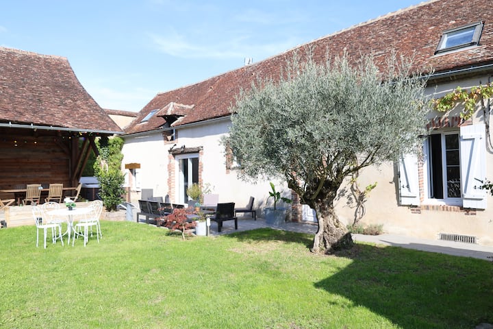 L'arche De Noé
Jacuzzi, Cheminée Et Nature - Saint-Florentin