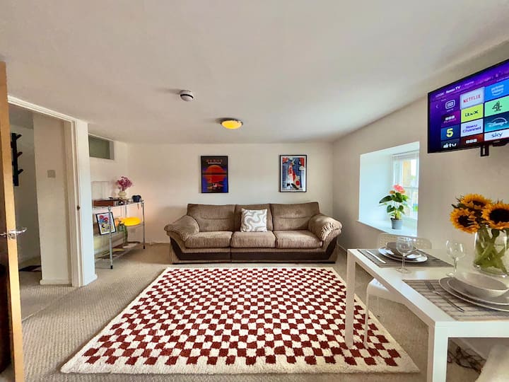Cosy Mid-century Modern Flat - Buxton