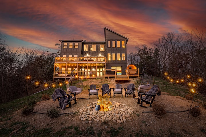 Elevation Oasis | Premium Pool Lodge | Top 5% - Townsend, TN