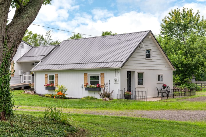 Martha's Cottage - Waynesville, OH