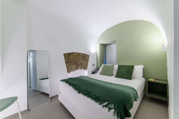 Couples Escape On The Sorrento Coast - Roman Arch - Vico Equense