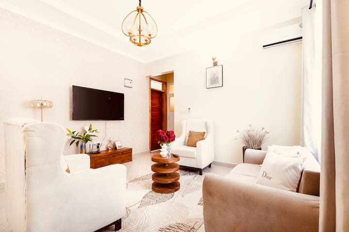 Charming & Stylish 2br Apartment - Dar es Salaam