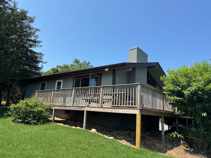 Harbor View • Newly Renovated - Montauk, NY