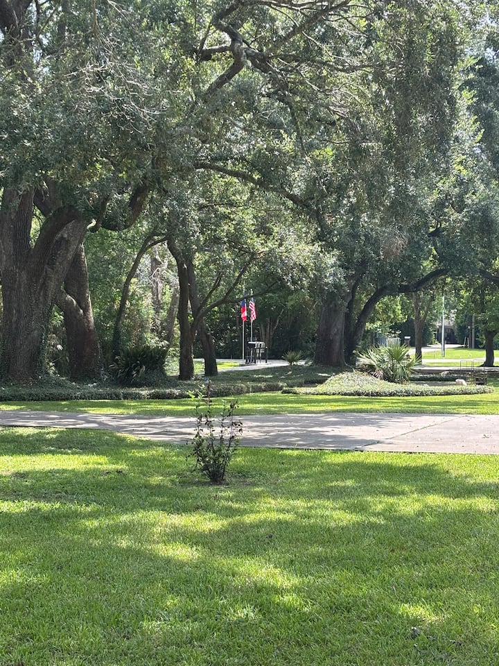 Safe Private Country Setting - League City, TX