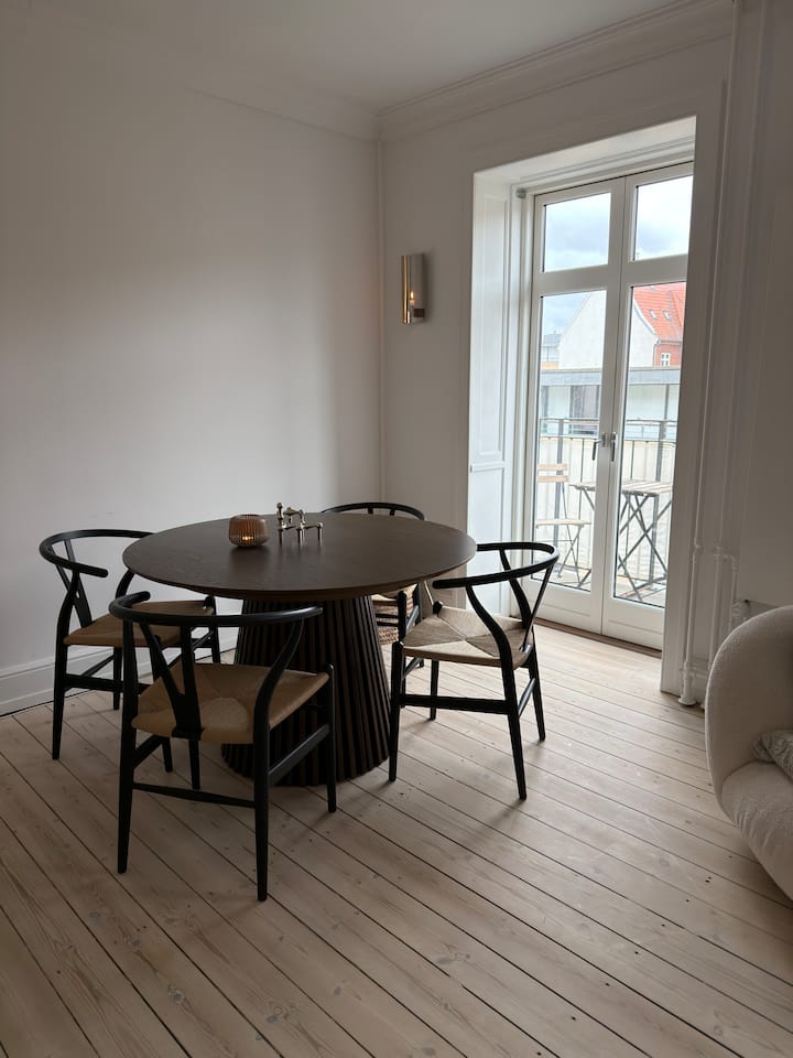 Amagerbro Nyrenoveret Lejlighed - Copenhagen