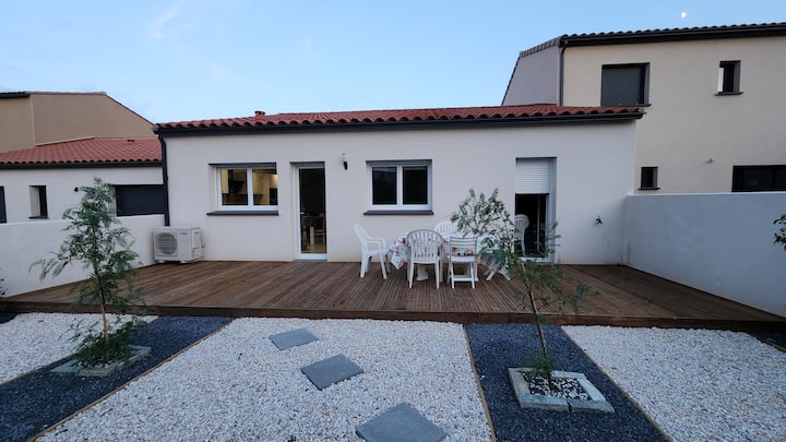 Maison Lumineuse Avec Jardin - Thuir