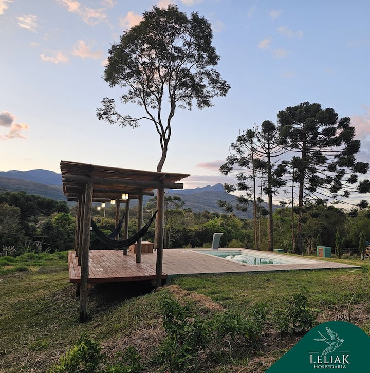 Hospedaria Leliak – Chalés, Vista & Piscina - Brazil