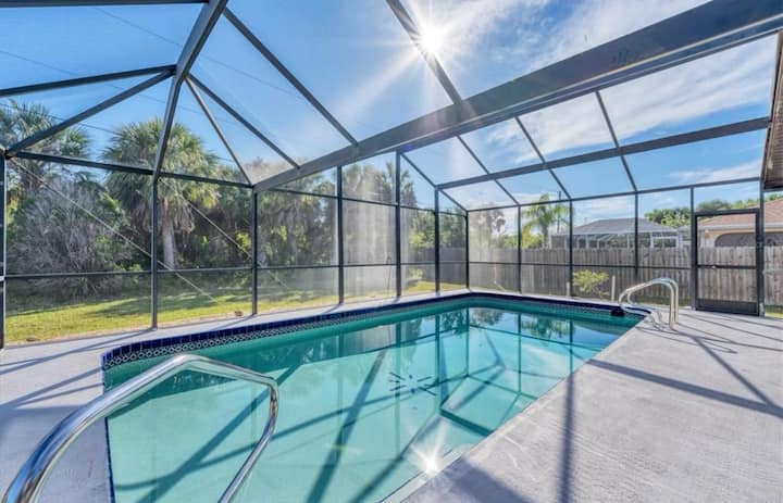 Charming Cozy Heated Pool House In Port Charlotte - Port Charlotte, FL