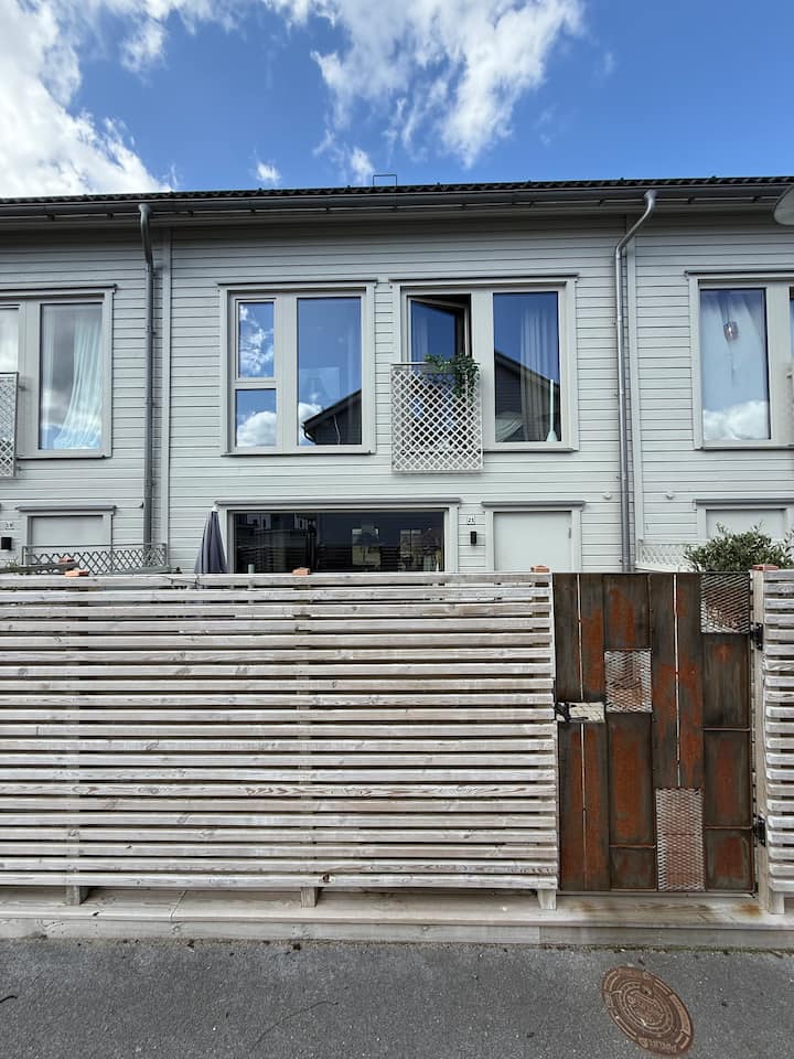 Stenkastet Från Rosvalla - Nyköping