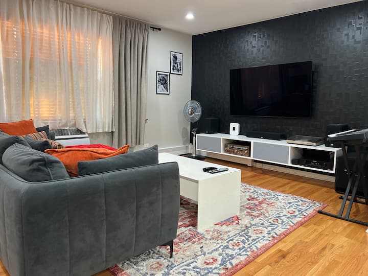 Reux Homes Cozy Room By The Lake - Chicago, IL