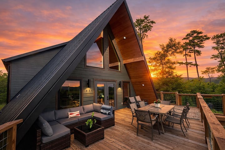 Starfall A-frame Hot Tub + View + Firepit - Jasper, AR