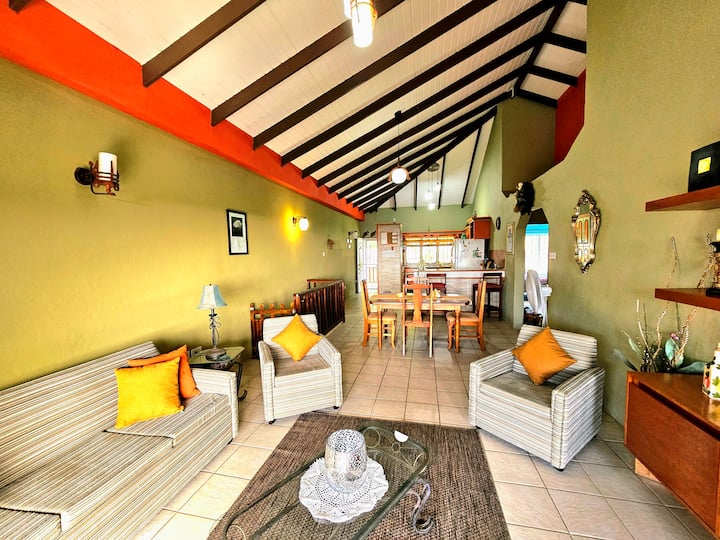 Charm, Comfort And Convenience. - Granada