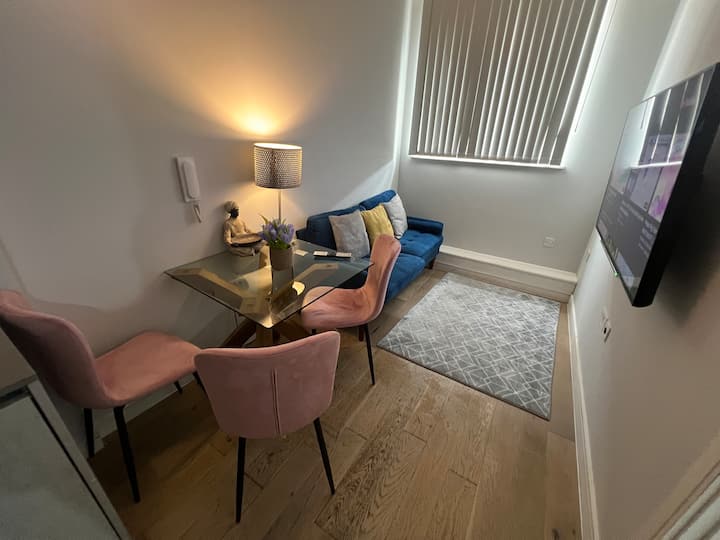 Family Apartment With 3 Beds - Luton