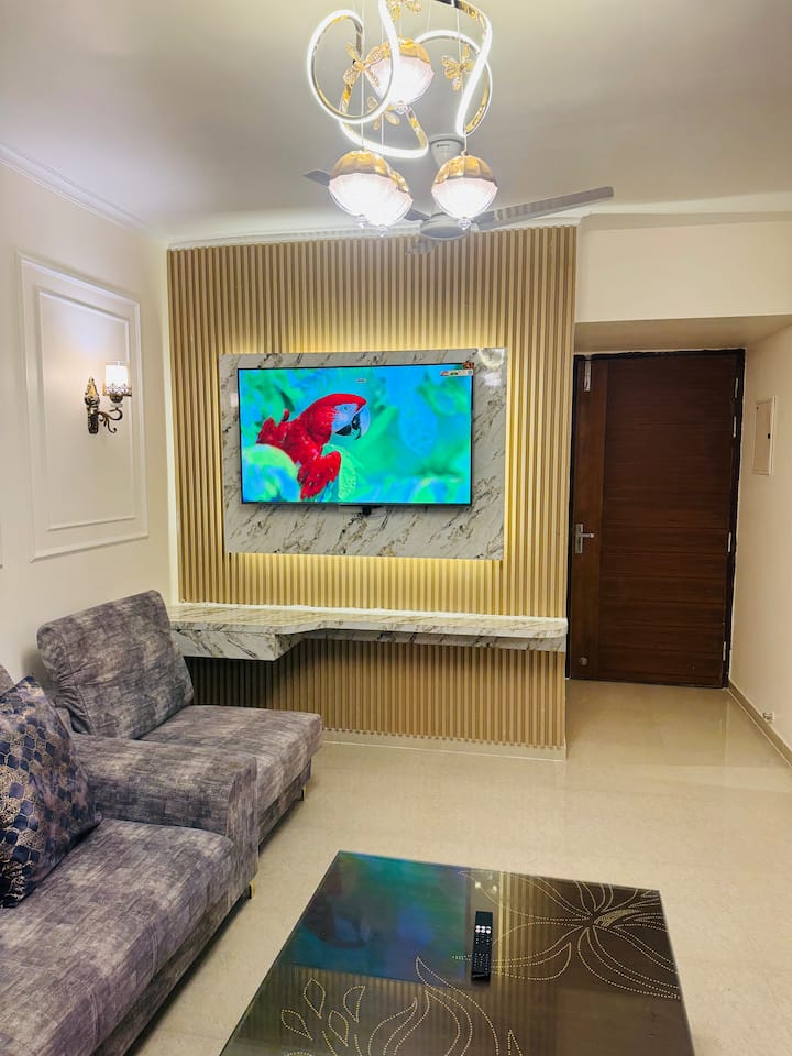 3bhk-royalsuite With Staffroom |Near Pallasio Mall - Lucknow