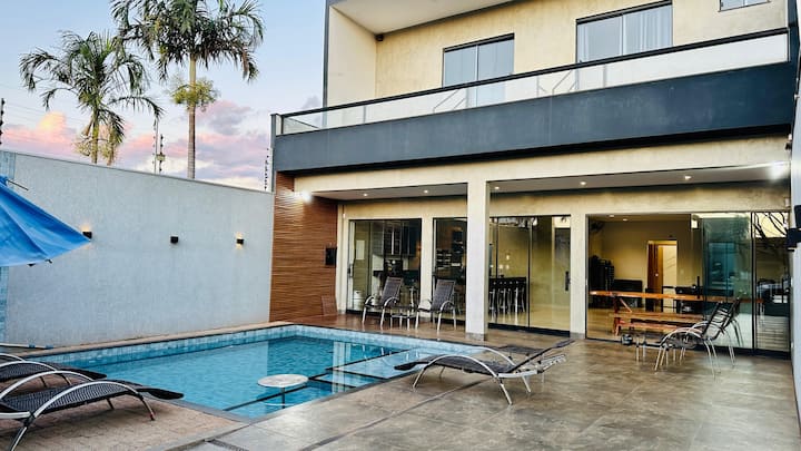 Belíssima Casa, 3 Suites + 1 Quarto. - Maringá