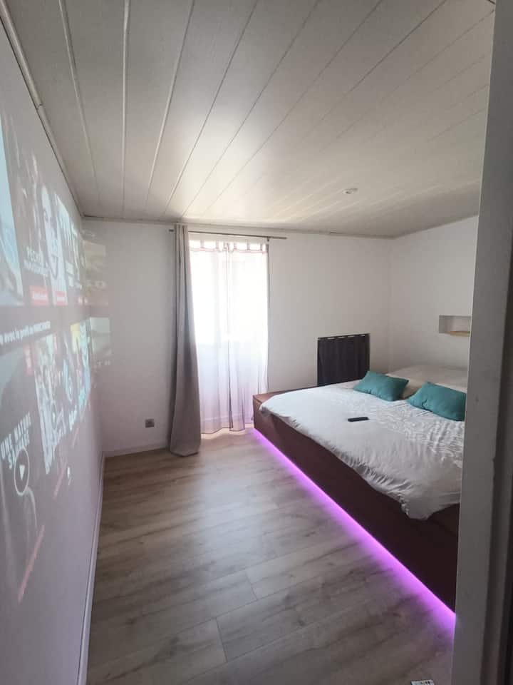 Duplex Jacuzzi Et Cinéma - Montmélian