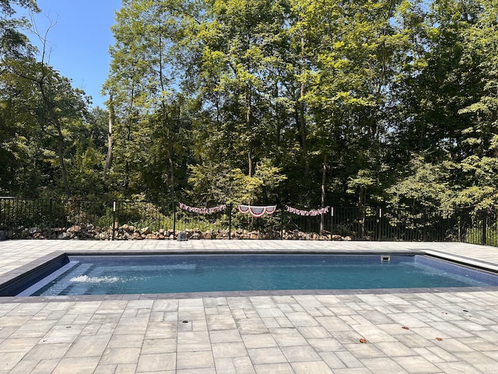 Winery Woods Getaway Private Pet Friendly W/pool - Easton, PA