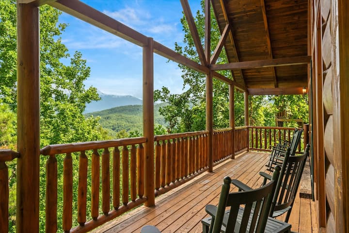 6b8b Smoky Mountain Retreat - Gatlinburg