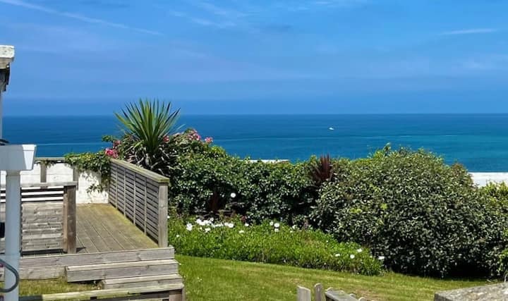 Blue Tides Hideaway By Fistral - Cornwall