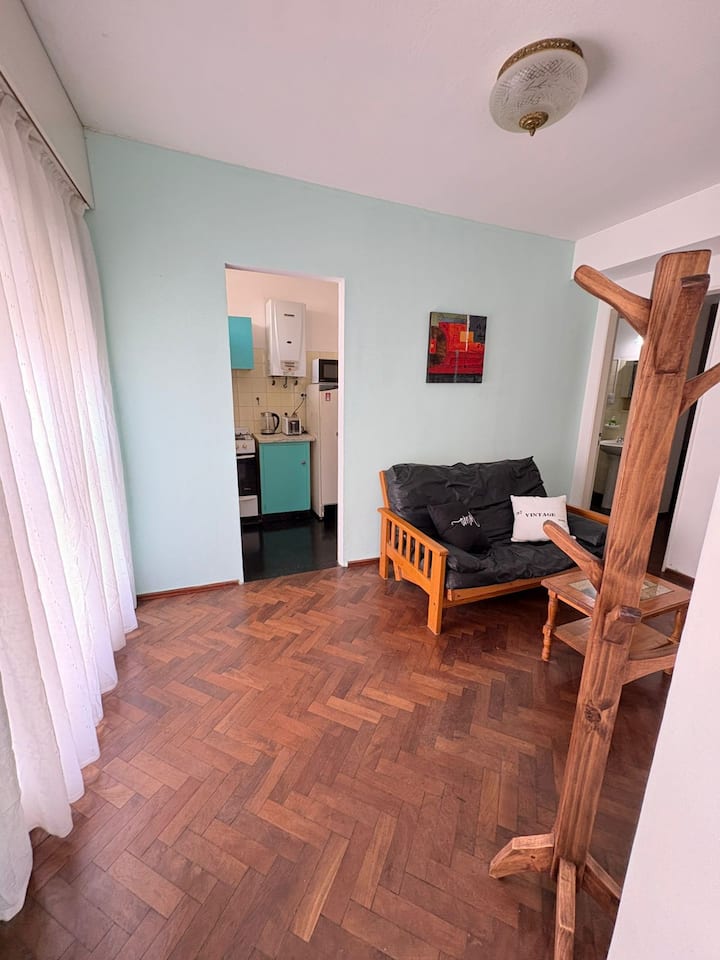 Un Dormitorio, Amplio Y Céntrico - Rosario