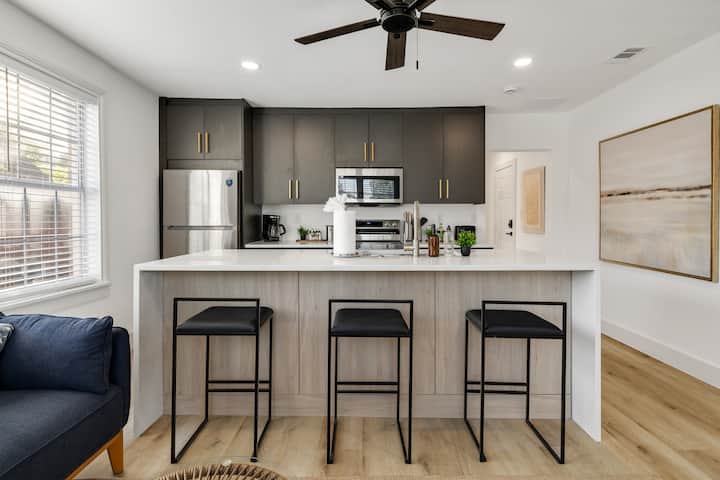 Luxury Stay In Downtown Dallas + Large Backyard! - Cityplace - Dallas