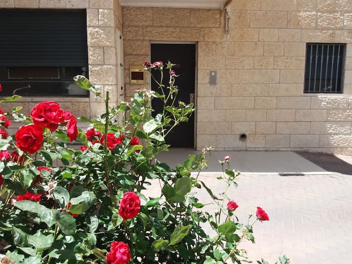 בית משפחתי פסטורלי בקטמון הישנה- עם מקלט ביתי! - Jerusalem