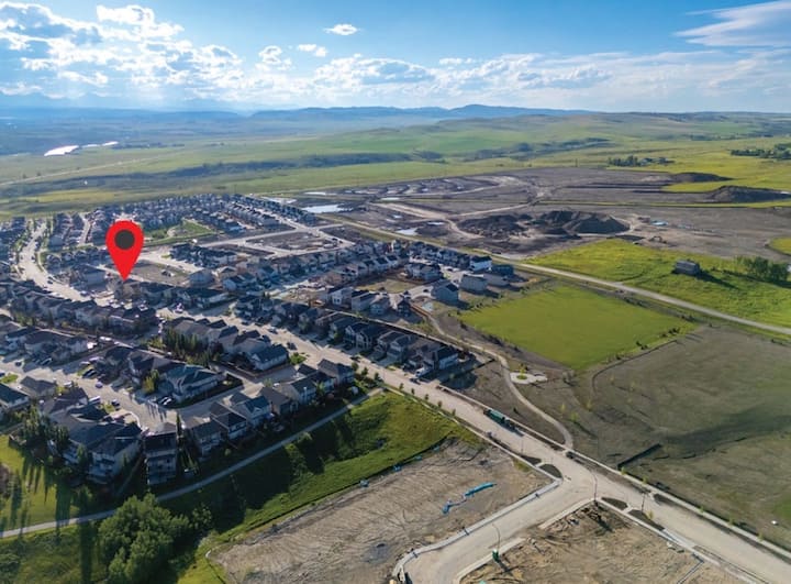 New Home Near Banff - Cochrane