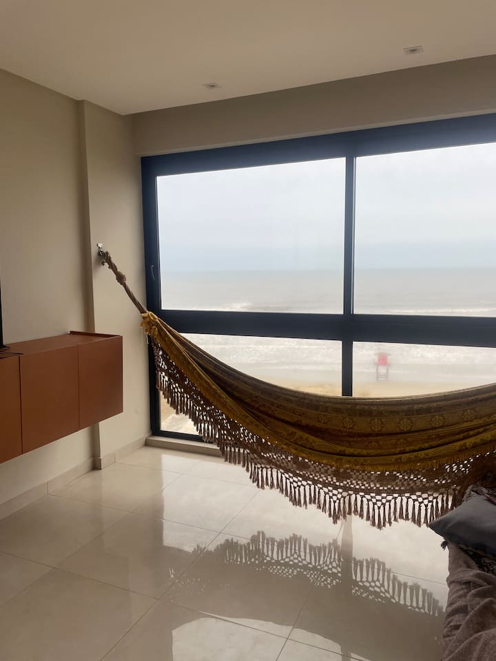 Dom Augusto Apartamento Frente Mar - 8º Andar. - Tramandaí